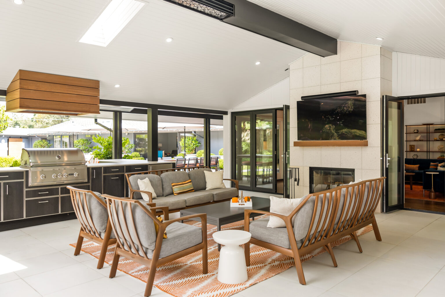 Luxury Outdoor Kitchen Designs | Metke Remodeling & Luxury Homes